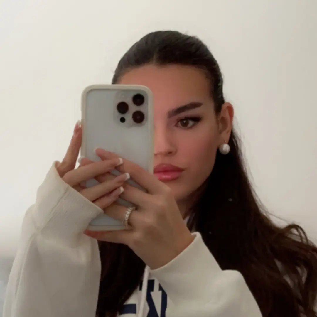 Sarah 🧸 - @ sarahthei TikTok Analitik | Profil, video & tagar | Exolyt