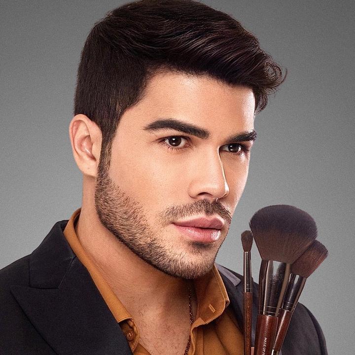 🦄 @raphaeloliverofficial - Raphael Oliver Makeup Academy - TikTok